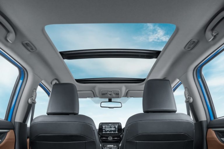 Types Of Sunroofs Compared: Sunroof vs Moonroof vs Panoramic Sunroof