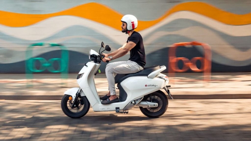 New Bounce Infinity E1X E-Scooter Launched In India: Swappable Battery ...