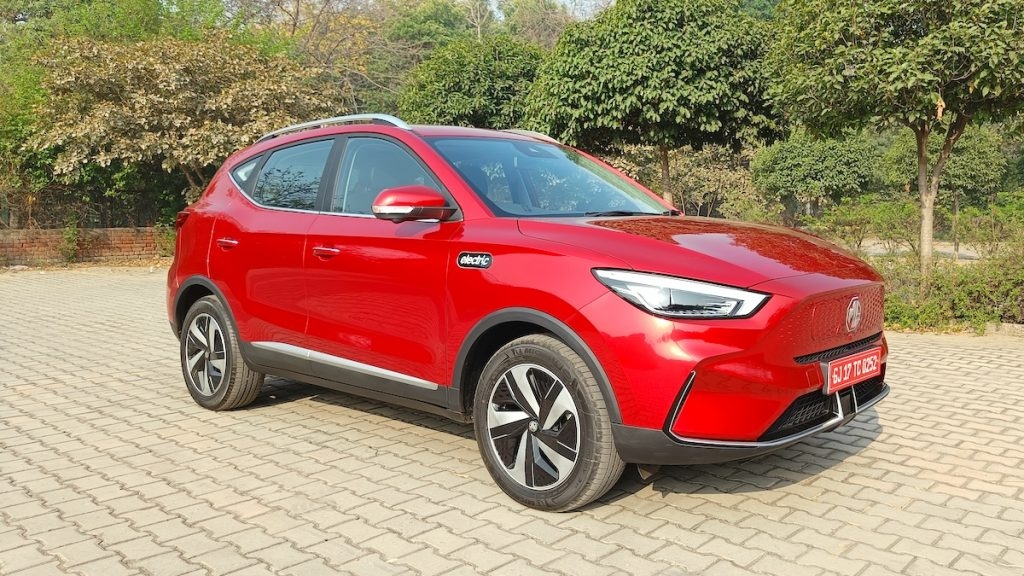 MG ZS EV New Variant With Panoramic Sunroof Launched: Price Starts At ...