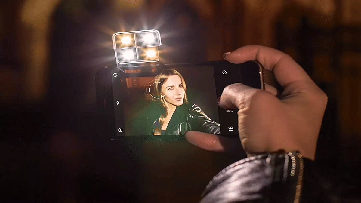 Five Must-Have Mobile Phone Accessories For Better Photography