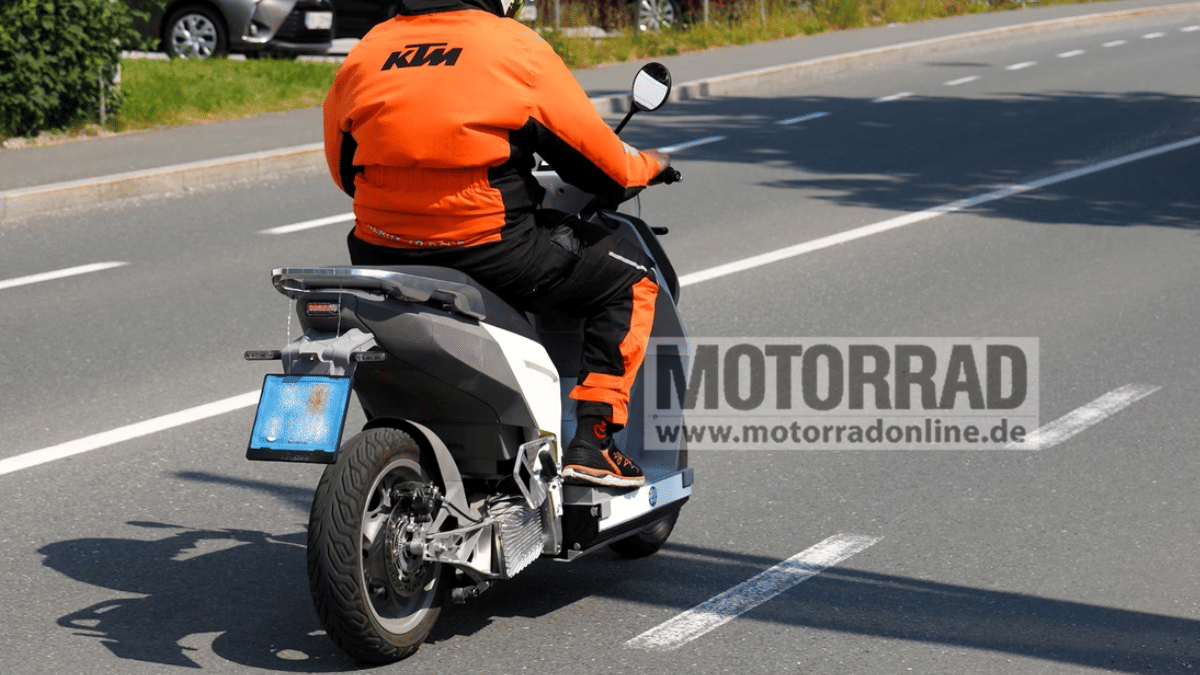 KTM New Electric Scooter Test Mule Spotted: Max-Style Design ...