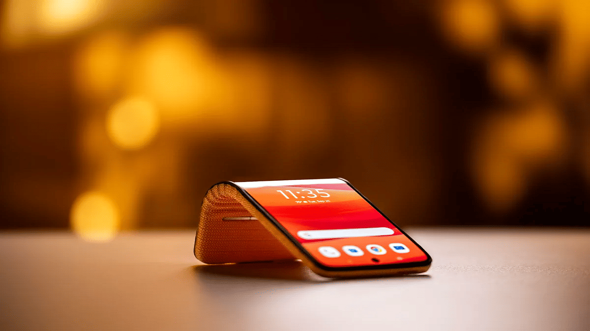 Wrap It Around: Motorola's Bendable Smartphone Concept Takes Center Stage