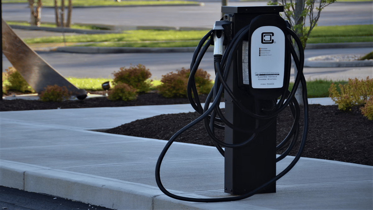 Eight Essential Measures For Charging Electric Vehicle In Public Stations