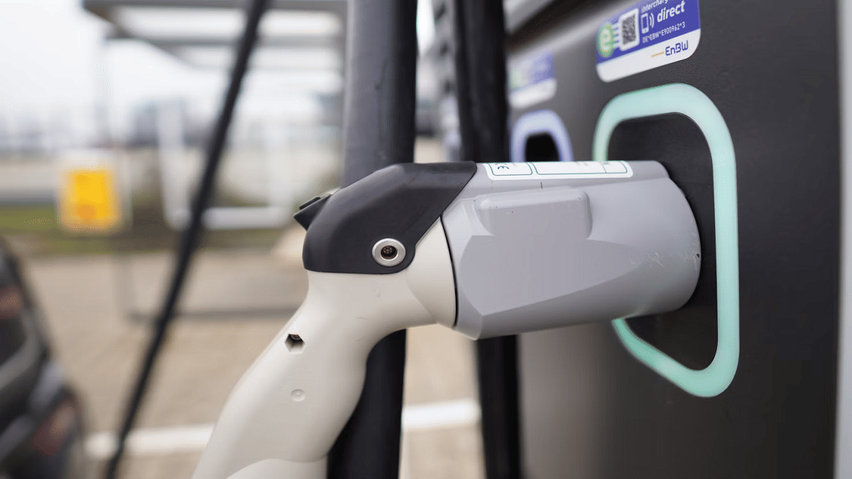 Eight Essential Measures For Charging Electric Vehicle In Public Stations