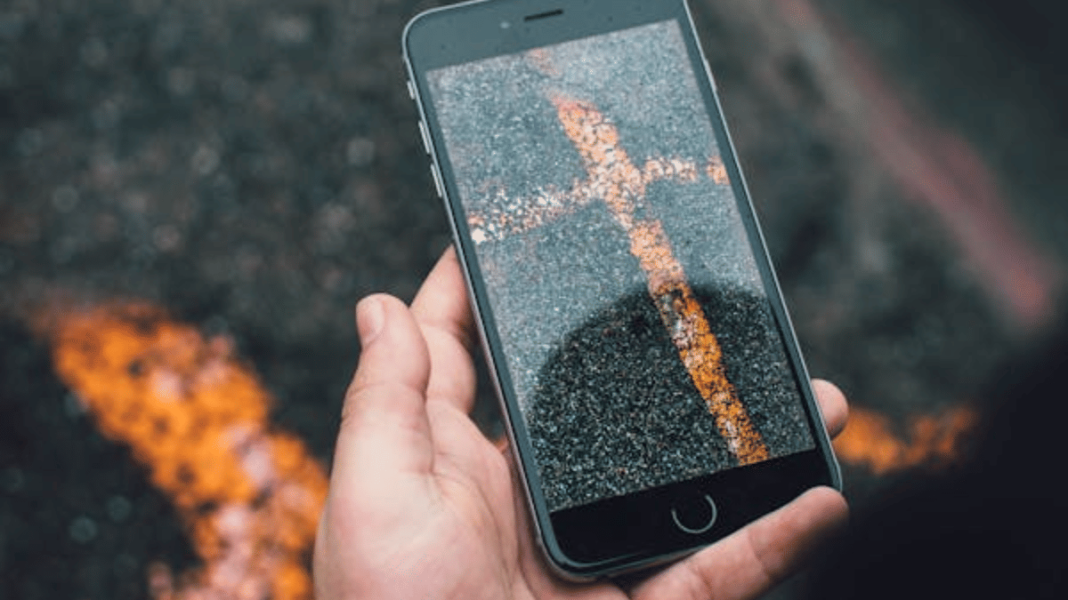 Do You Have 'iPhone Finger'? Here’s All You Need To Know